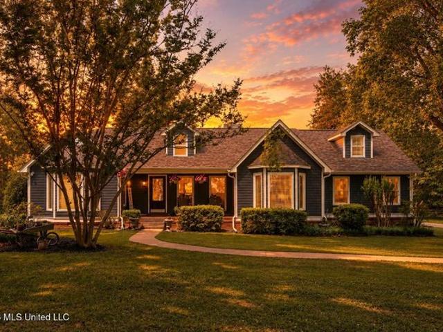 993 Quinn Rd, Byhalia, MS 38611