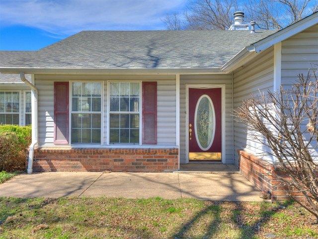 9945 E Northglen St, Claremore, OK 74017