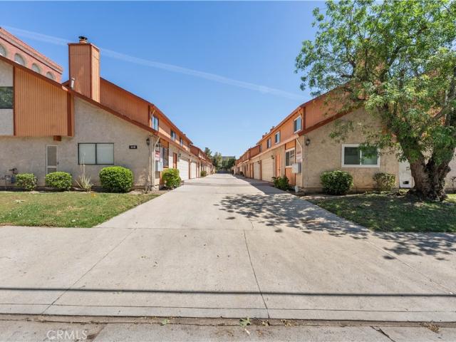 9946 Owensmouth Ave, Unit 9, Chatsworth, CA 91311 | MLS #SR26075 | Compass