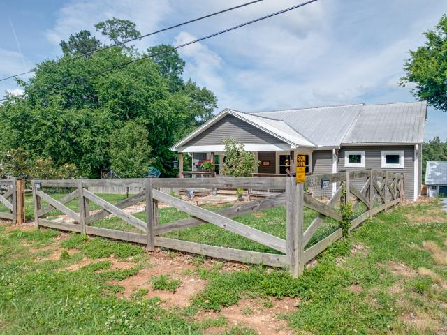 9947 Old Highway 46