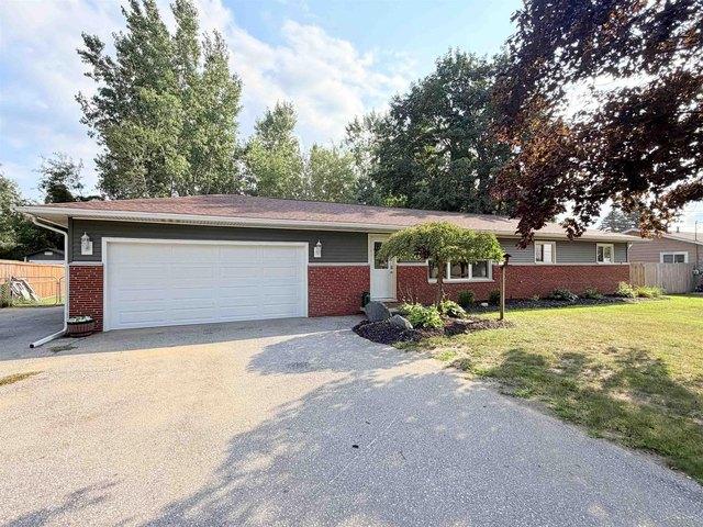 9949 Kessler Dr, Saginaw, MI 48609
