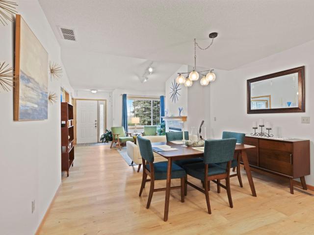 9949 Tamarack Cove