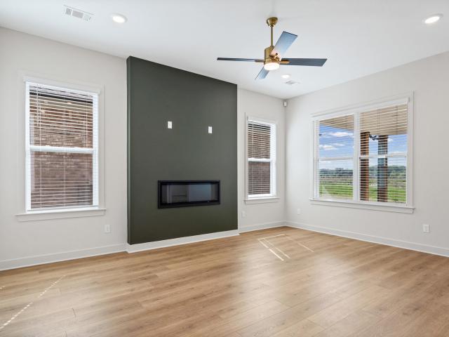 9940 delphinium dr n