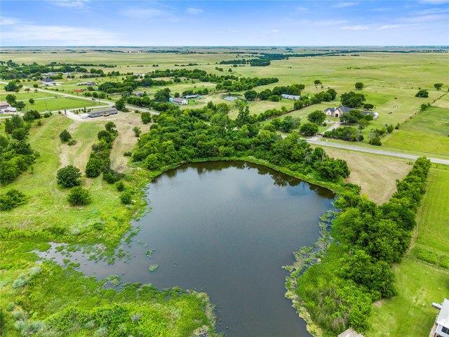 9942 First St, Joshua, TX 76058