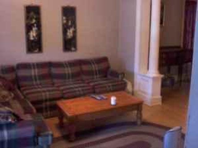 $994 / 2br HEAT AND LUANDRY INCLUDED Albany map