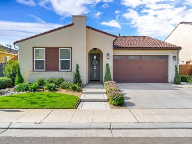 994 Groveland Ave W, Madera, CA 93636