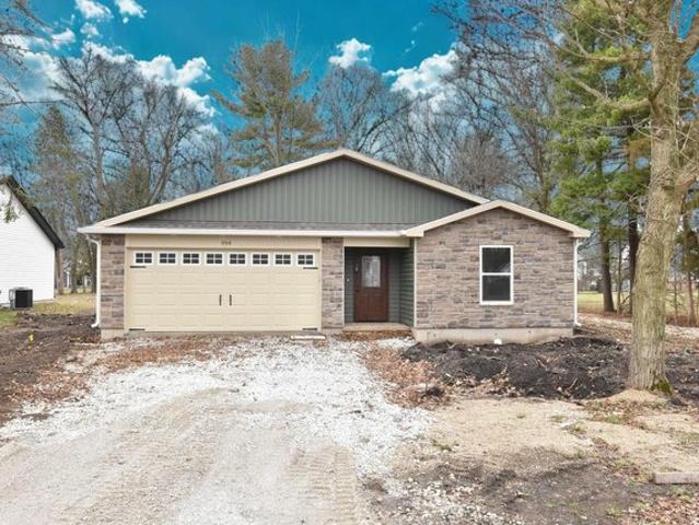 994 E 8th St, Fowler, IN 47944