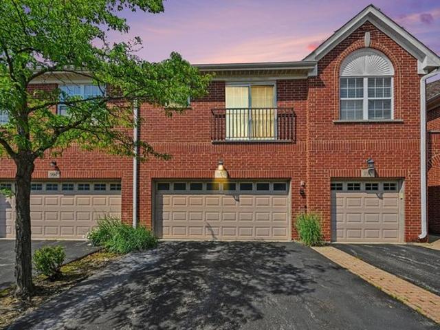 994 Kensington Dr, Northbrook, IL 60062