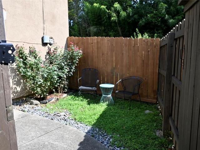 994 Overbrook Circle 1