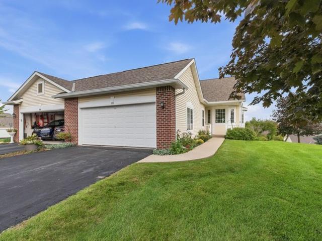 994 Niagara Ct, Port Washington, WI 53074
