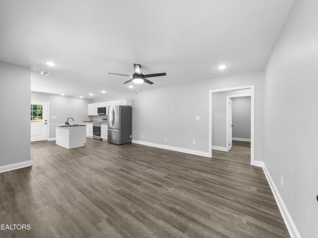 994 Pinecrest Rd