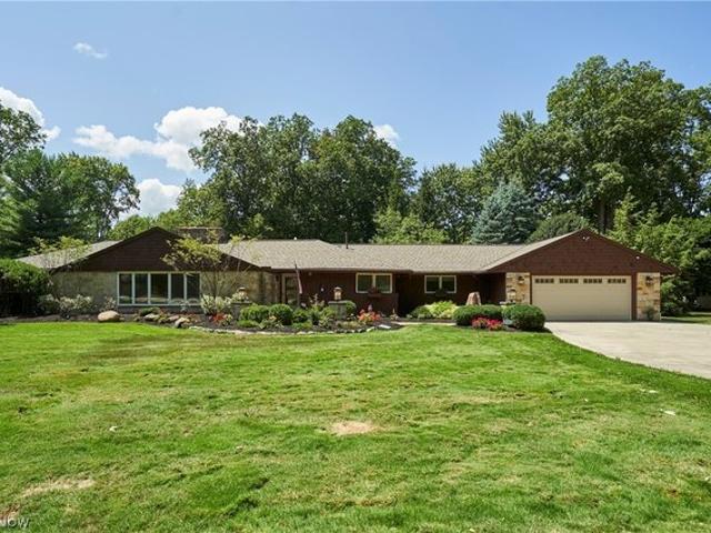 994 Worton Park Dr, Mayfield village, OH 44143