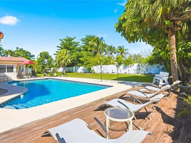 9955 SW 74th St, Miami, FL 33173
