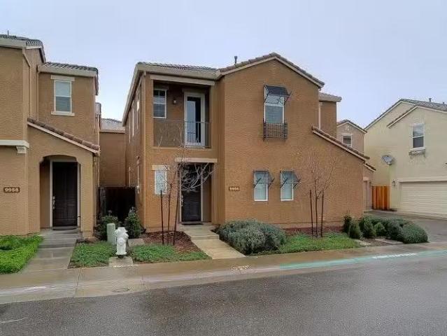 9956 Macabee Ln, Elk Grove, CA 95757