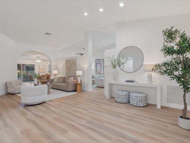 9950 Harbour Lake Cir, Boynton Beach, FL 33437 | MLS #B26015 | Compass