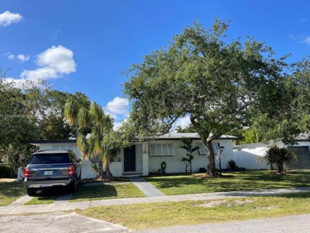 9951 Dominican Dr, Cutler Bay, FL 33189