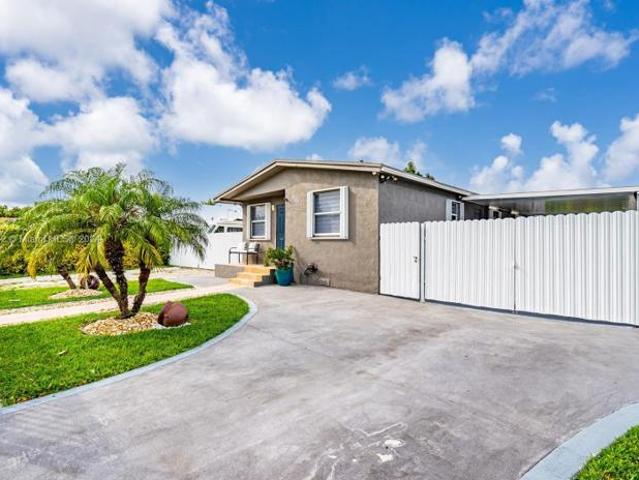 9951 SW 198th St, Cutler Bay, FL 33157