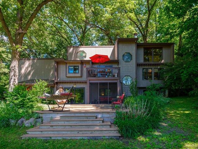 9951 Springwood Dr, Kalamazoo, MI 49009