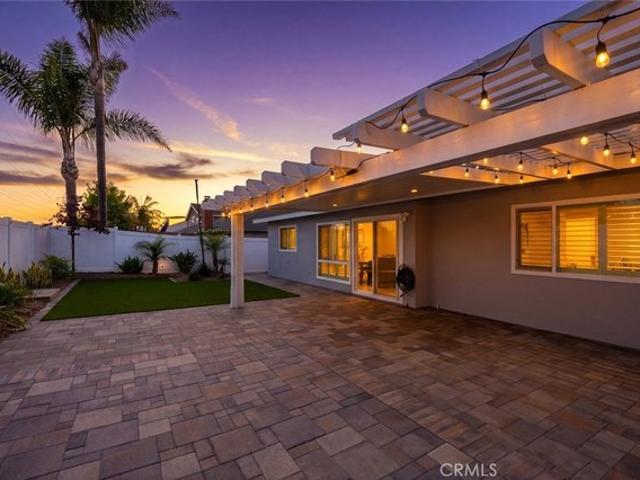 9952 Effingham Dr, Huntington Beach, CA 92646