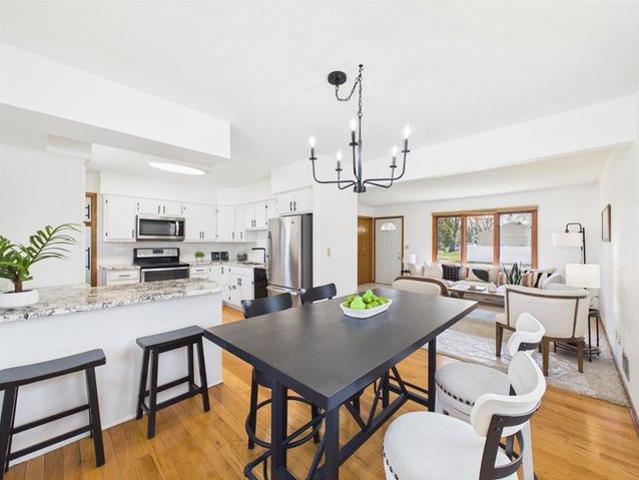 9952 95th Ave N, Maple Grove, MN 55369