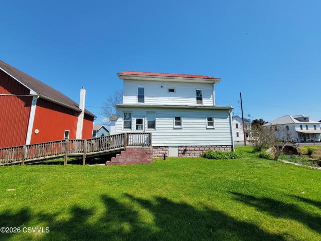 995 CENTER Avenue