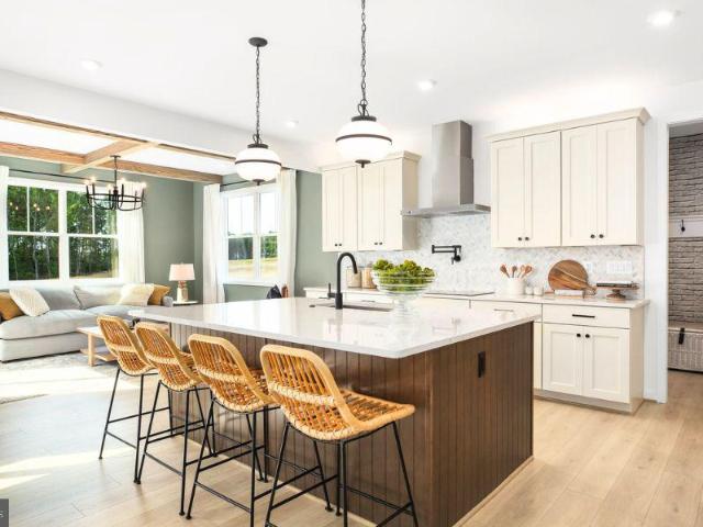 995 Ainsley Ln, Stafford, VA 22554 | MLS #VAST2047