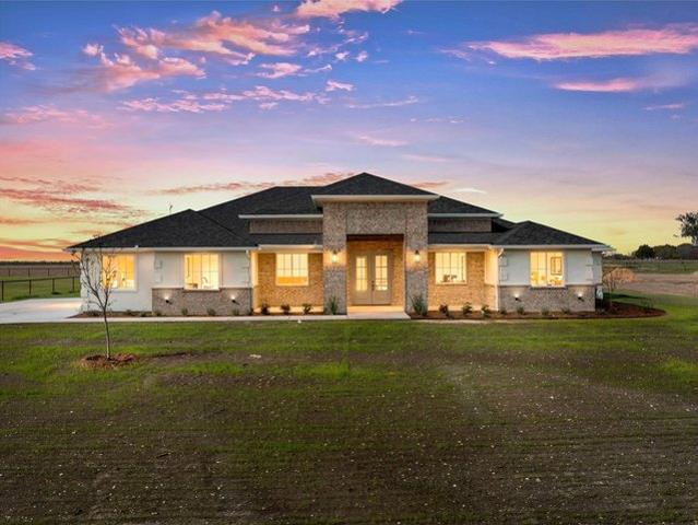 995 Galaxy Rd, Woodway, TX 76712
