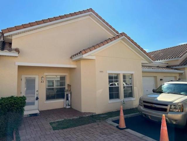 995 David Walker Dr #E2, Tavares, FL 32778