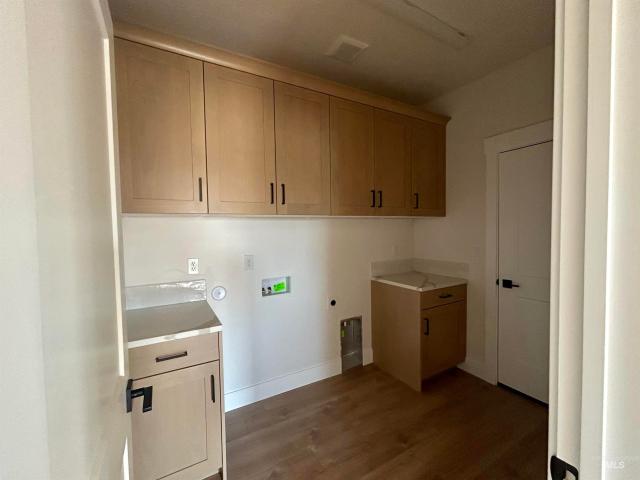 995 N 15th St