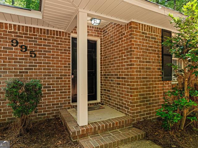 995 Roundtable Lane