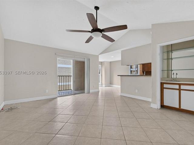 995 Riverside Dr Apt 120, Coral Springs, FL 33071