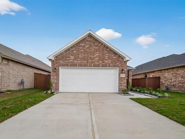 9964 Enclave Grove Dr, Willis, TX 77318