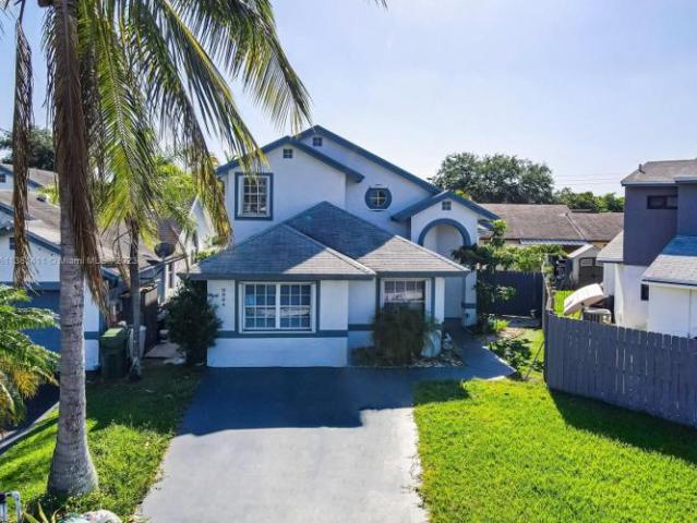 9964 SW 16th St, Pembroke Pines, FL 33025