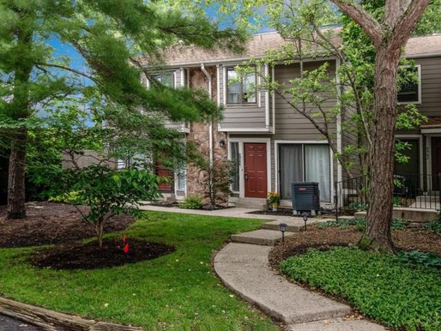 9964 Timbers Dr, Blue Ash, OH 45242