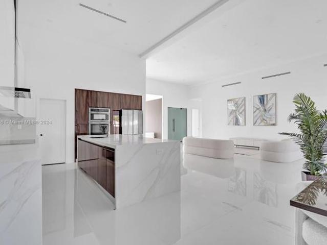9965 SW 50th St, Miami, FL 33165