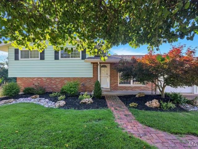 9968 Doerste Ct, Saint Louis, MO 63123