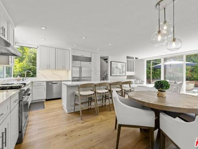 9968 Westwanda Dr, Beverly Hills, CA 90210