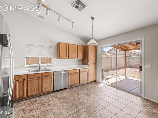 9969 W MacKenzie Dr, Phoenix, AZ