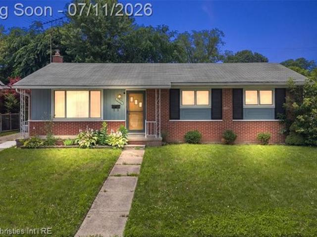 9961 Merriman Rd, Livonia, MI 48150