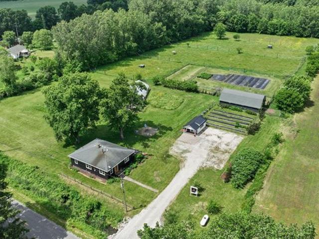 9962 Holden Rd, Baroda, MI 49101