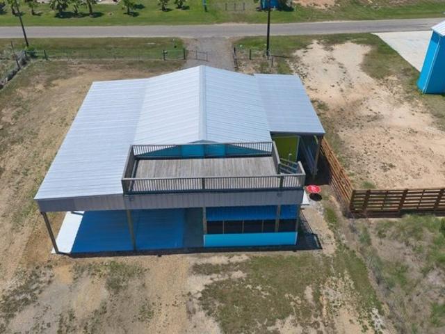 996 Blue Water Blvd, Sargent, TX 77414