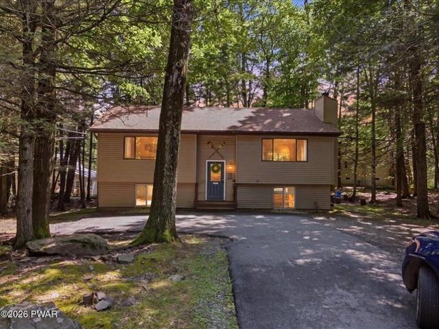 996 Goose Pond Rd, Lake Ariel, PA 18436