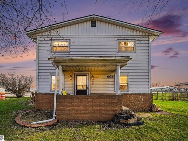 996 E Monroe Rd, Saint Louis, MI 48880