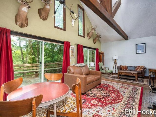 996 Prairie Creek Road