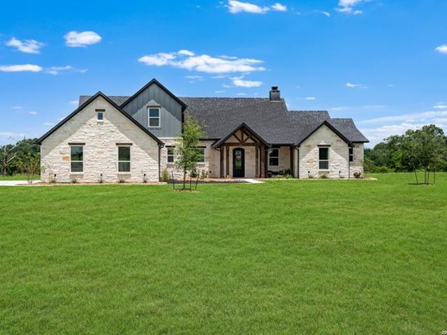 9974 Hidden Pond Dr, Iola, TX 77861