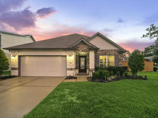 997 Golden Willow Ln, Conroe, TX 77304