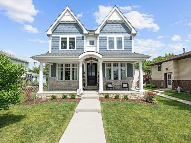 997 Florence St, Lemont, IL 60439