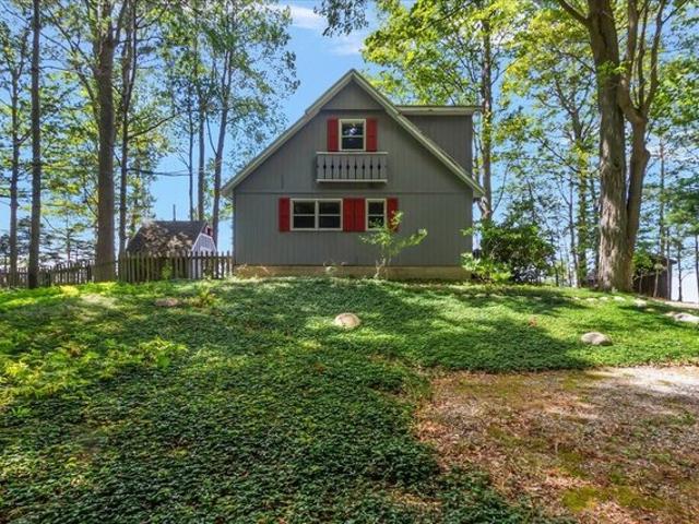997 Lake Ln, South Haven, MI 49090