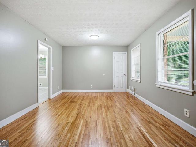 997 Pineglen Drive