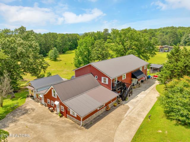 997 W West 12th St, Chickamauga, GA 30707 | MLS #1317 | Compass